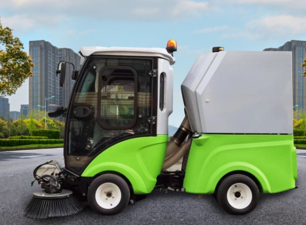 What Are the Top Challenges of Operating Small Road Cleaning Machine?