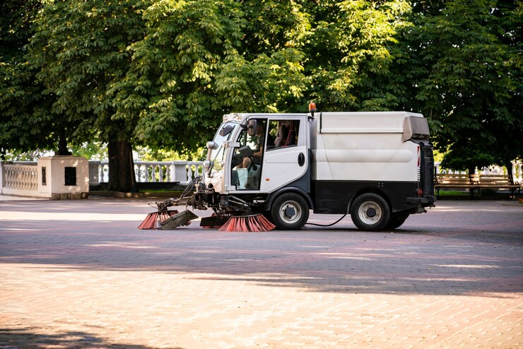 Explore the Power and Versatility of the RS-A3 Vacuum Road Sweeper for ...