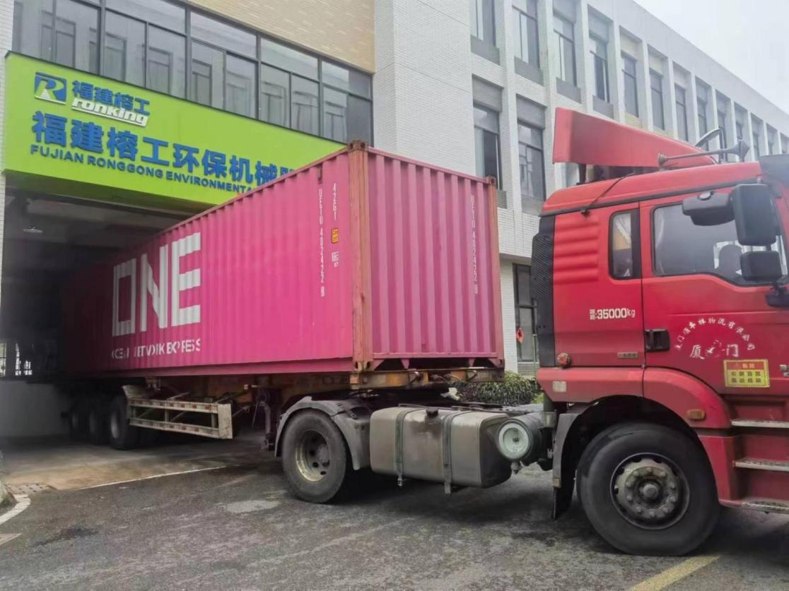Sidewalk Vacuum Sweeper Brings Eco-Friendly Shine to Busy Downtown